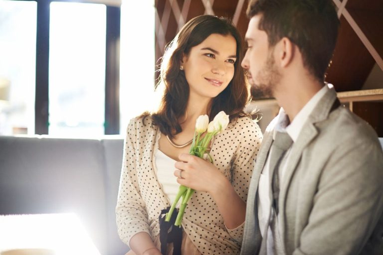 Dating An Introvert: 7 Challenges & 7 Rewards