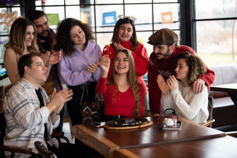 7 Things Introverts Do That Society Finds Weird, But Aren't