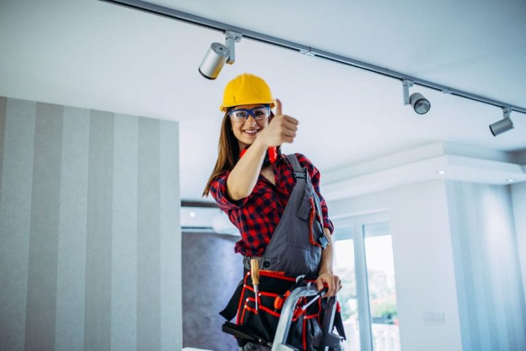 16 Personality Traits Of Strong, Independent Women: The Defining Factors